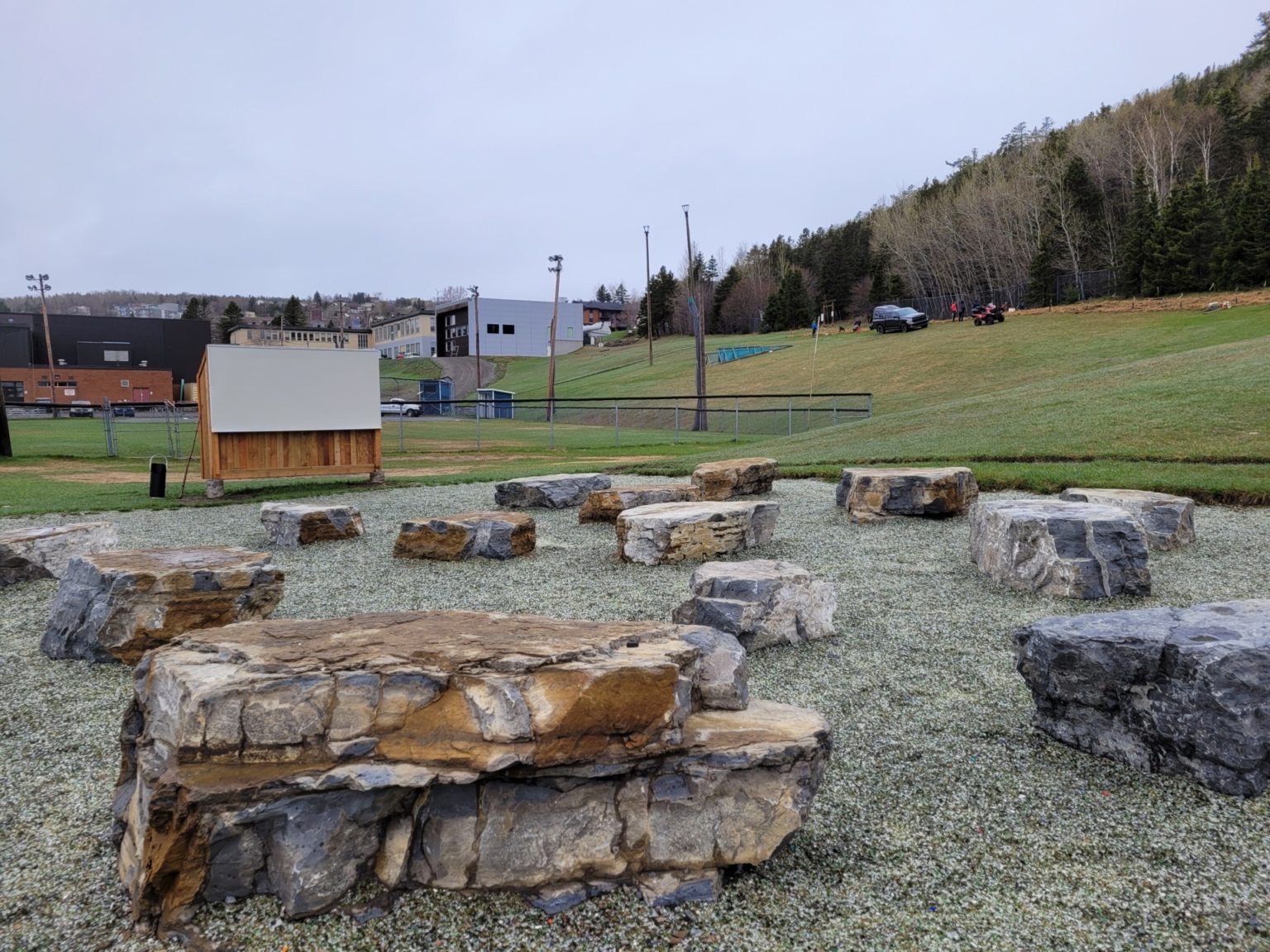 Des classes extérieures au Cégep de la Gaspésie et des Îles | Cégep de ...